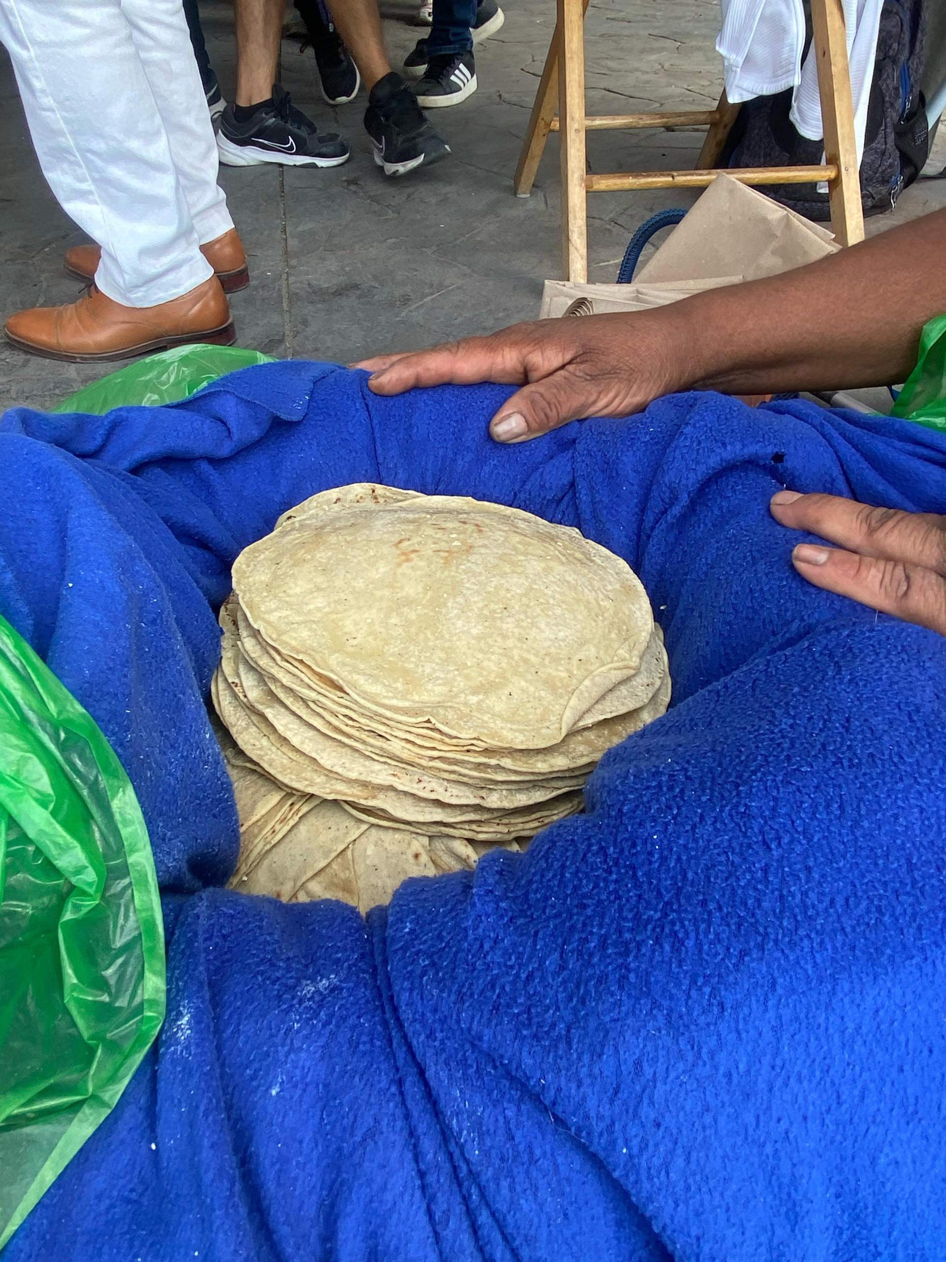 Un arte elaborar “Tortillas de Mano” en Izúcar – The Mixteca Times